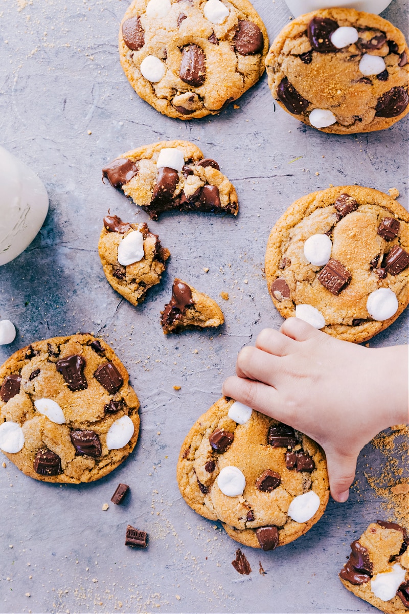 S'mores Cookies (Bakery Style!) - Chelsea's Messy Apron
