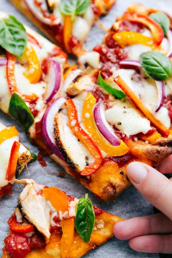 Flatbread Pizza Recipe (QUICK Prep!) - Chelsea's Messy Apron