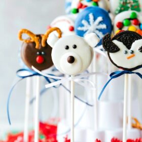 Christmas Oreo Pops #2 - Chelsea's Messy Apron