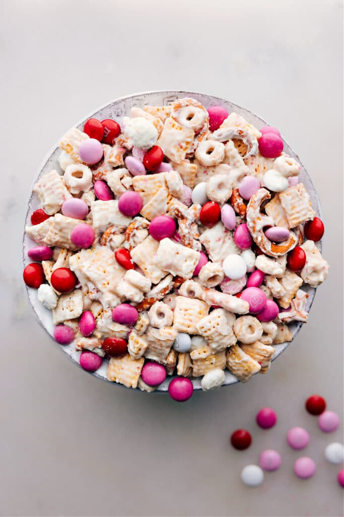 Valentine Snack Mix {No Baking!} - Chelsea's Messy Apron