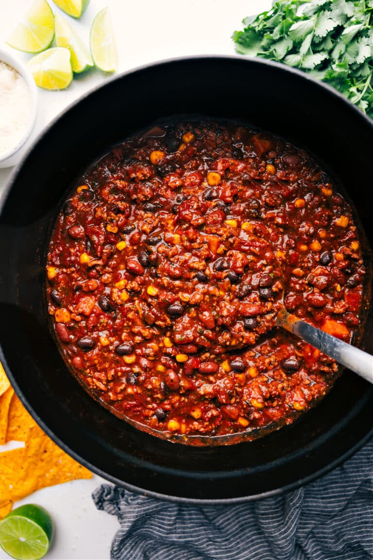 Turkey Chili Recipe (BEST Healthy Chili!) - Chelsea's Messy Apron