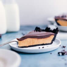 Easy Chocolate Cream Pie Recipe - Chelsea's Messy Apron