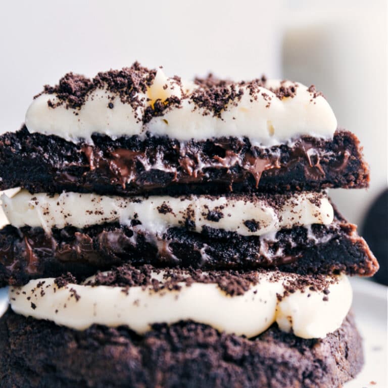 Crumbl Oreo Cookies (Copycat Recipe!) - Chelsea's Messy Apron
