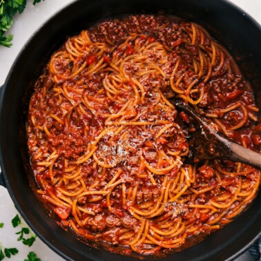 One Pot Spaghetti (NO Veggie Chopping!) - Chelsea's Messy Apron