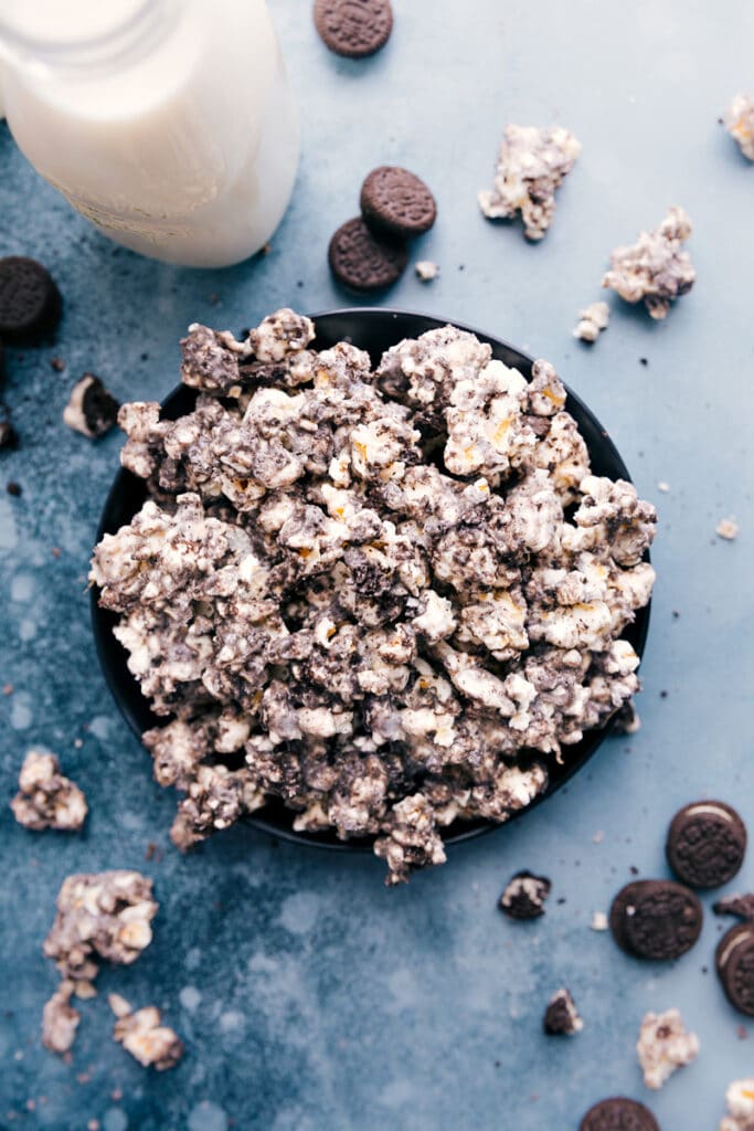 Oreo Popcorn (4 Ingredients!) - Chelsea's Messy Apron