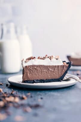 Easy Chocolate Cream Pie Recipe - Chelsea's Messy Apron