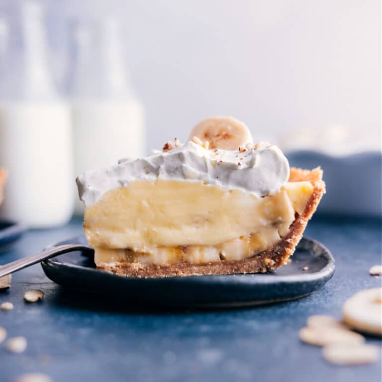 Banana Cream Pie - Chelsea's Messy Apron