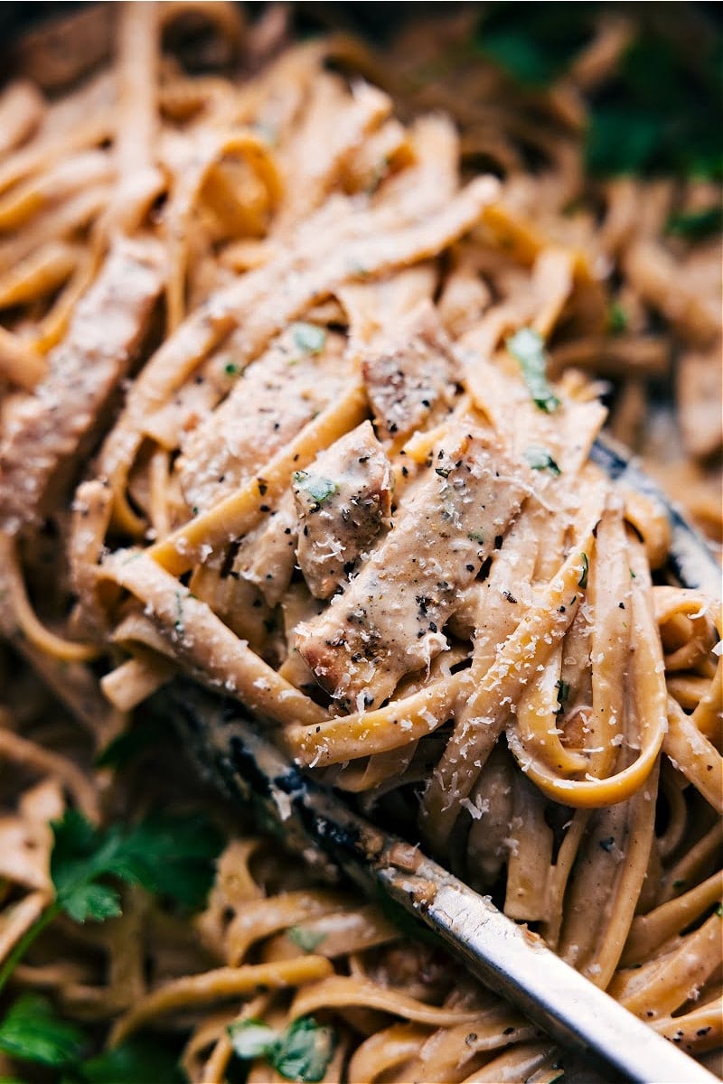 Chicken Alfredo Recipe (EASY!) - Chelsea's Messy Apron