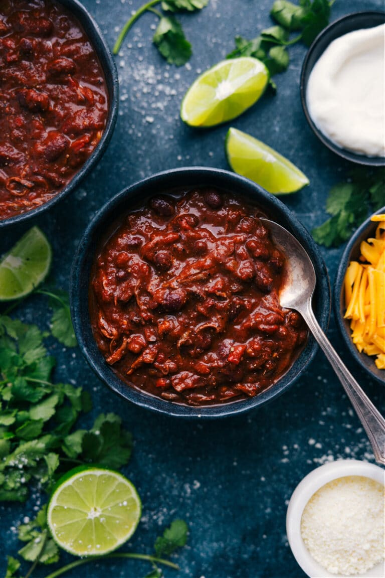 Chili Con Carne (Crockpot OR IP!) - Chelsea's Messy Apron